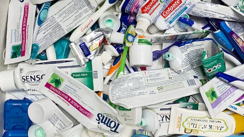 Eco-Conscious Disposal of Empty Toothpaste Tubes - Nature365